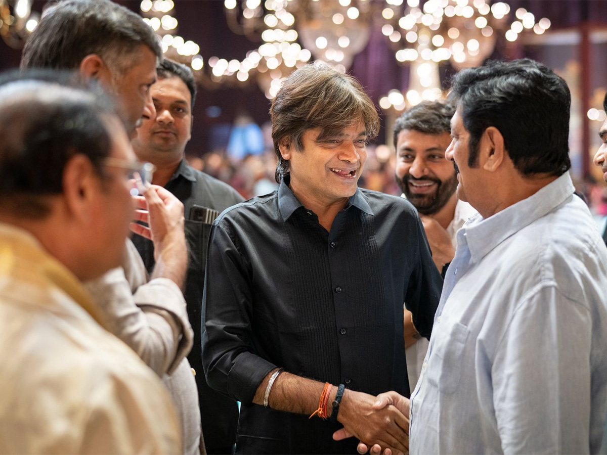 ఫిలిం ఫైనాన్షియర్ బంగారు బాబు కుమారుడి వివాహ వేడుకలో సినీ, రాజకీయ ప్రముఖులు (ఫోటోలు) | Tollywood ...